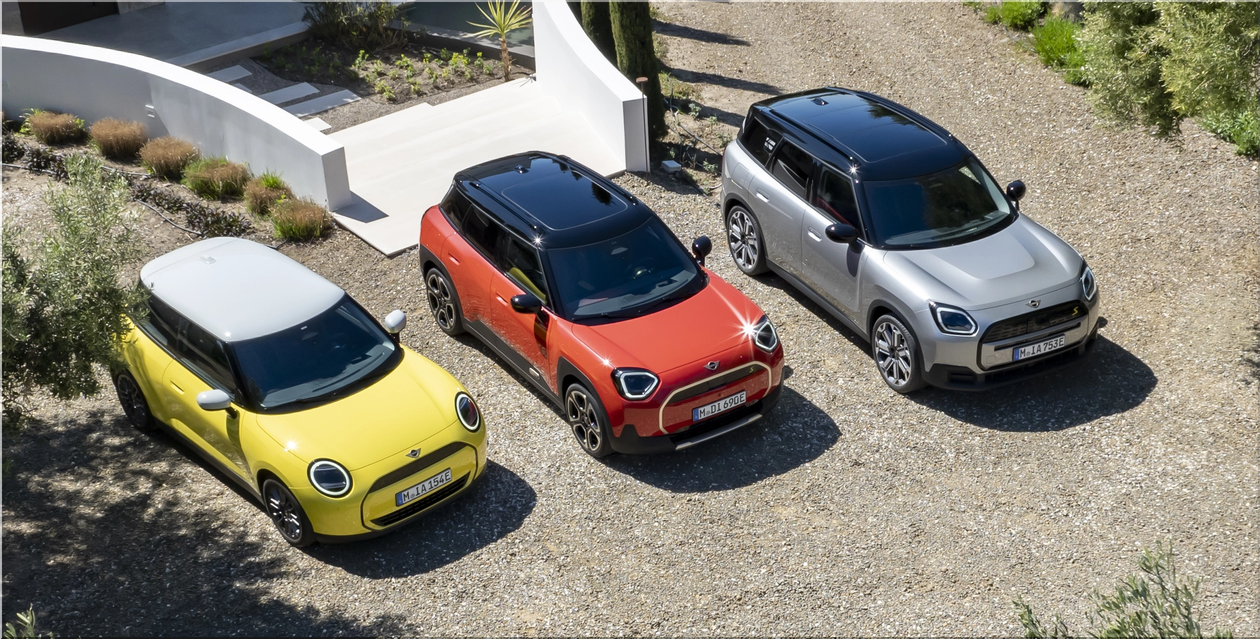 MINI Aceman Electrifies the Road: Production Confirmed, 252-Mile Range ...