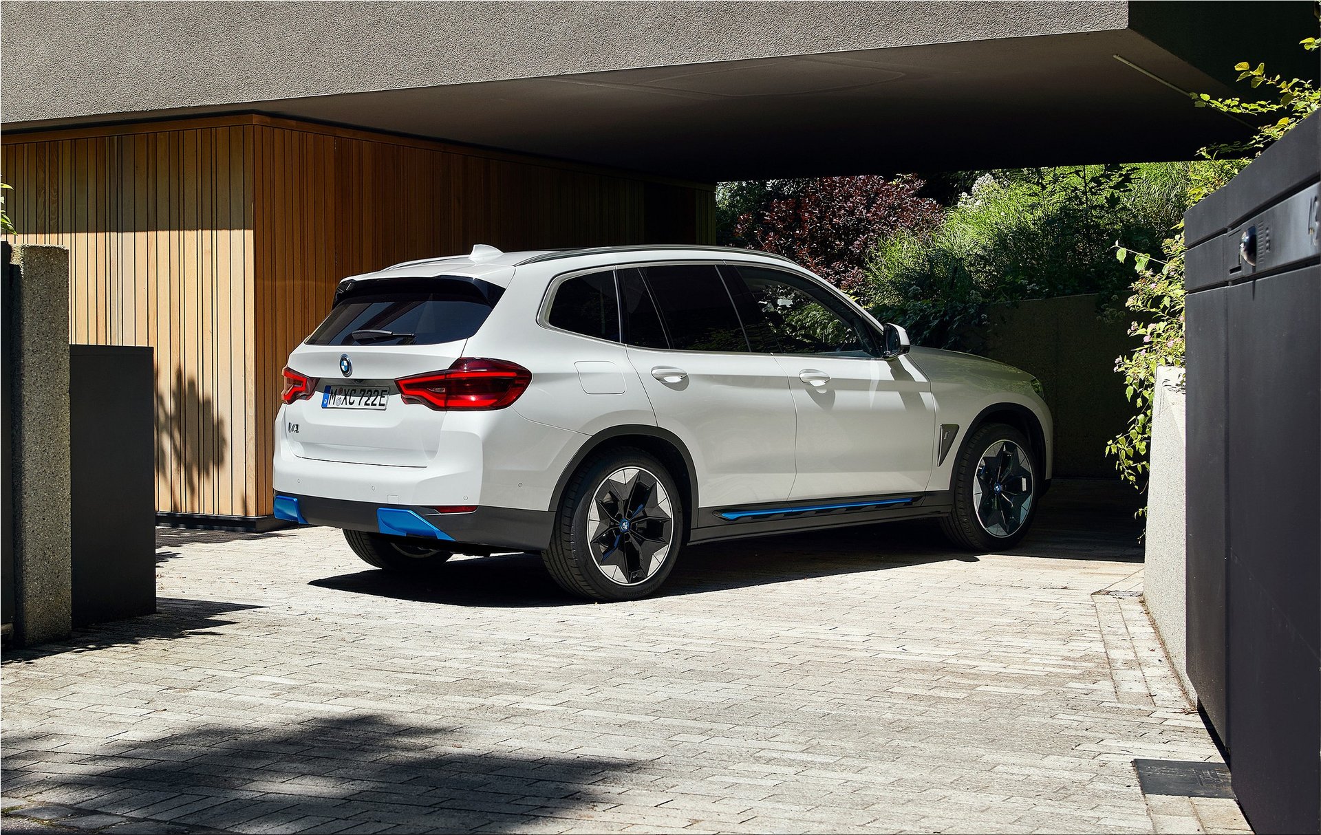 The new BMW iX3 electric SUV - specs and pictures | Electric Hunter
