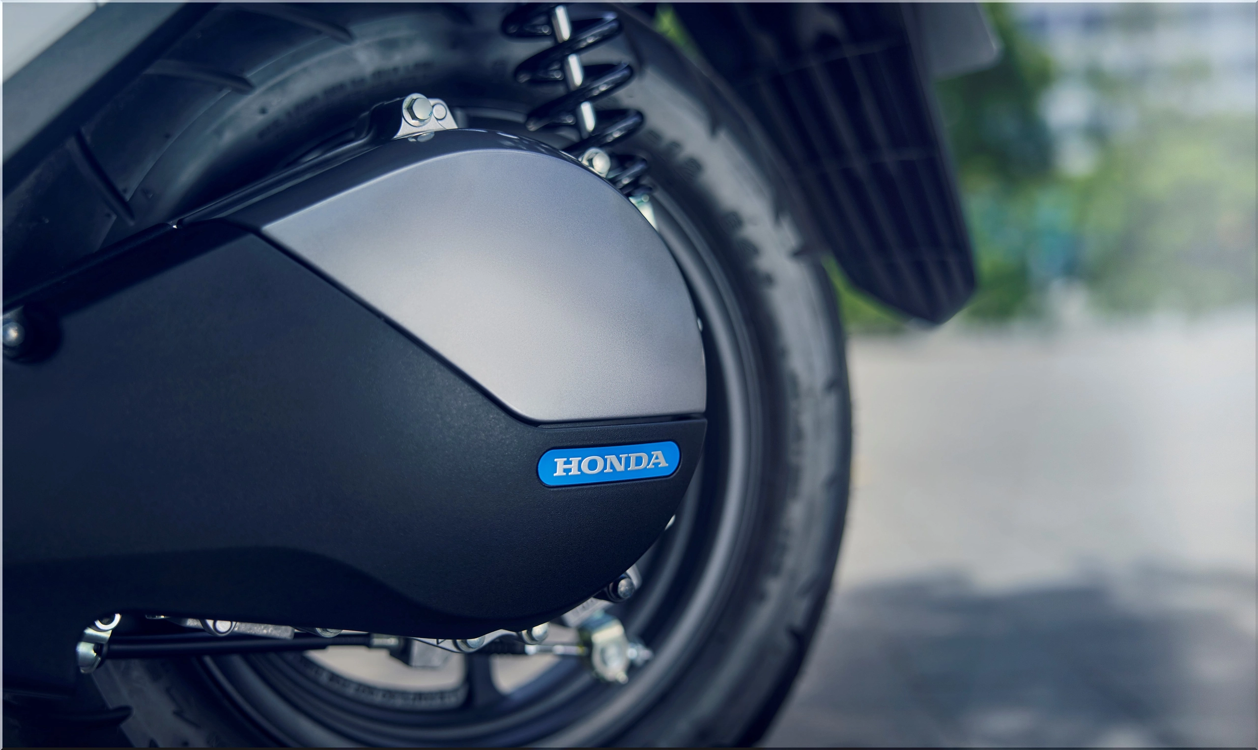 All-New Honda CUV e: Dual-Battery Electric Scooter Targets Urban Commuters with 83 km/h Speed ...