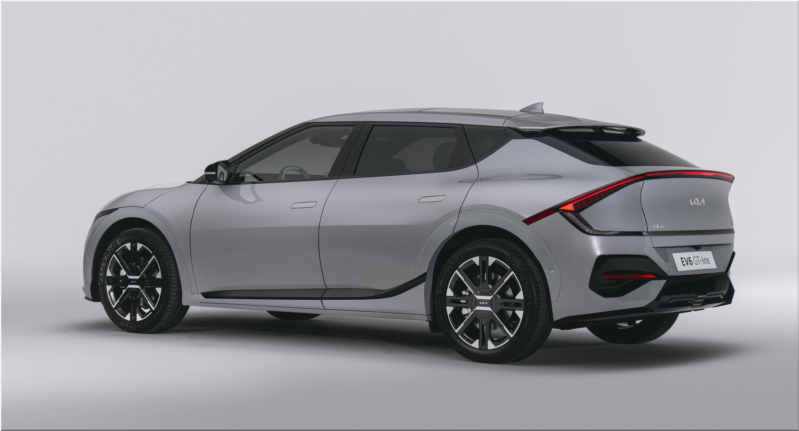 2025 Kia EV6 GT Review: Extended Range and Blazing Performance | Electric Hunter