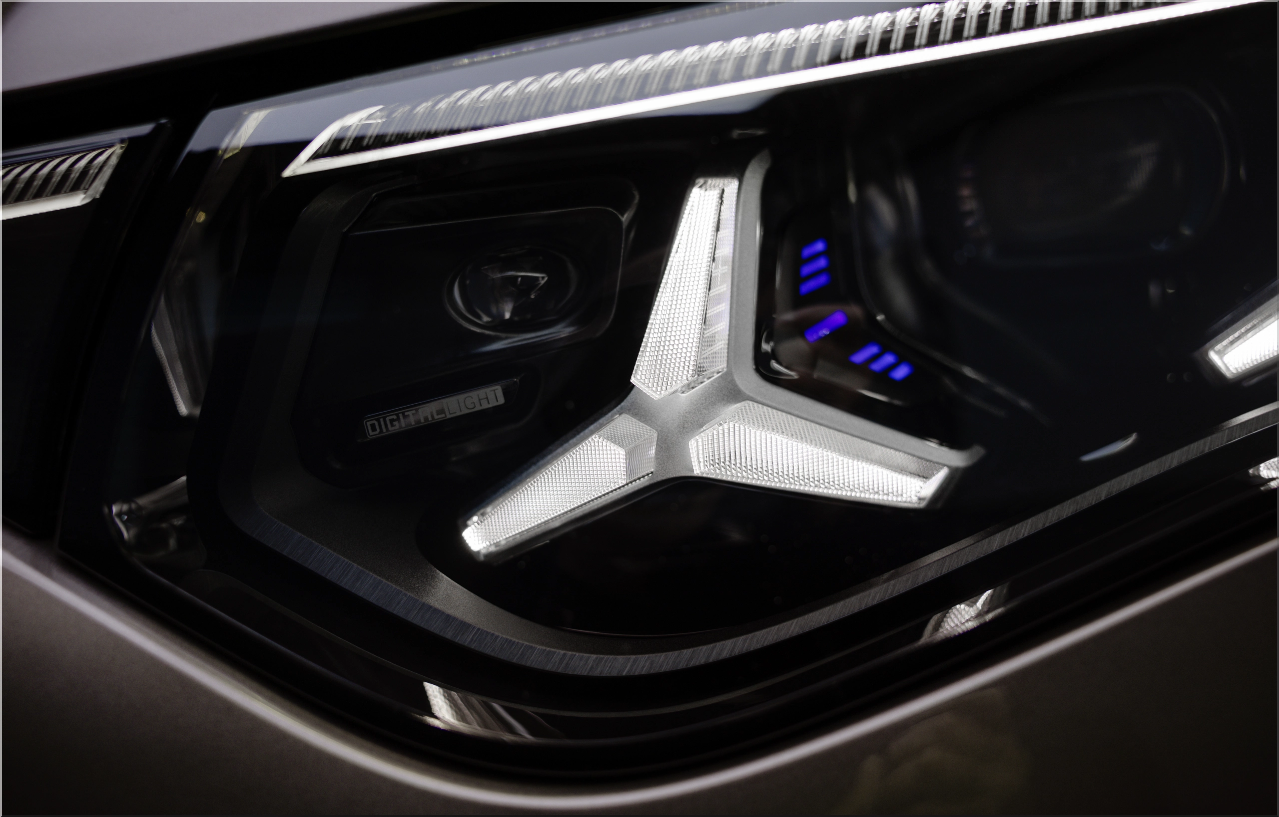 Mercedes-Benz VLE Debuts With 435-Mile Range and 8-Seat EV Luxury ...