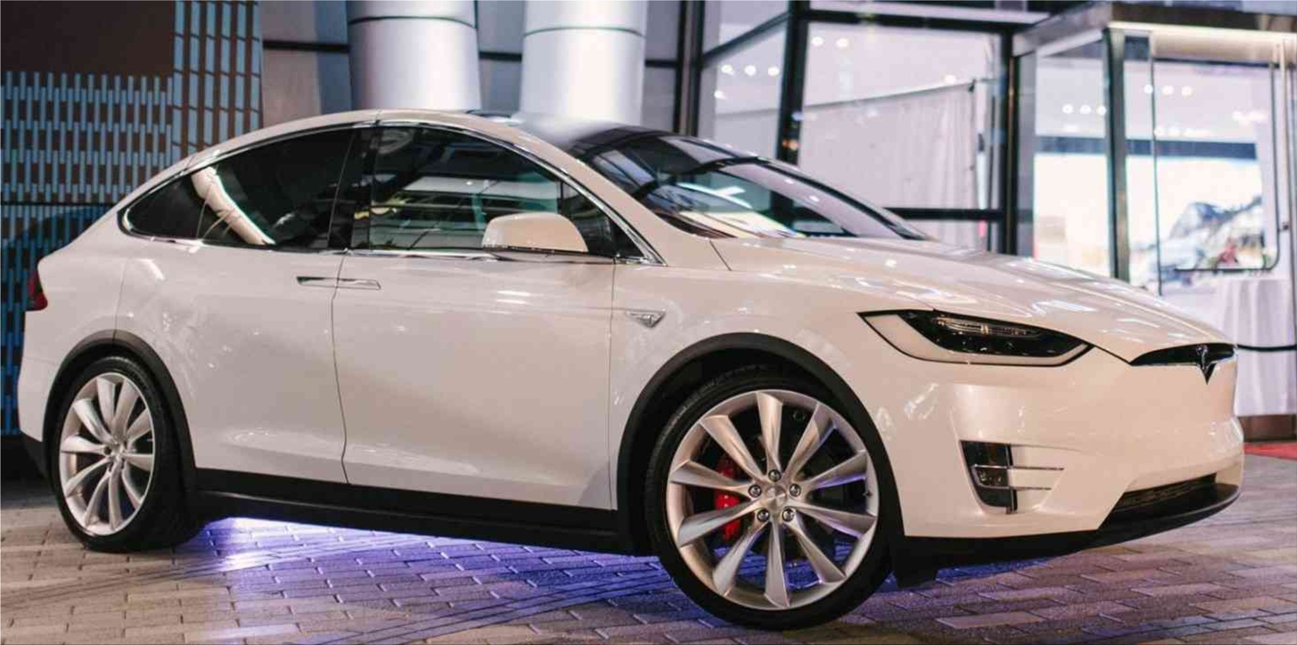 Tesla Model Y - all electric SUV: specifications and prices | Electric ...