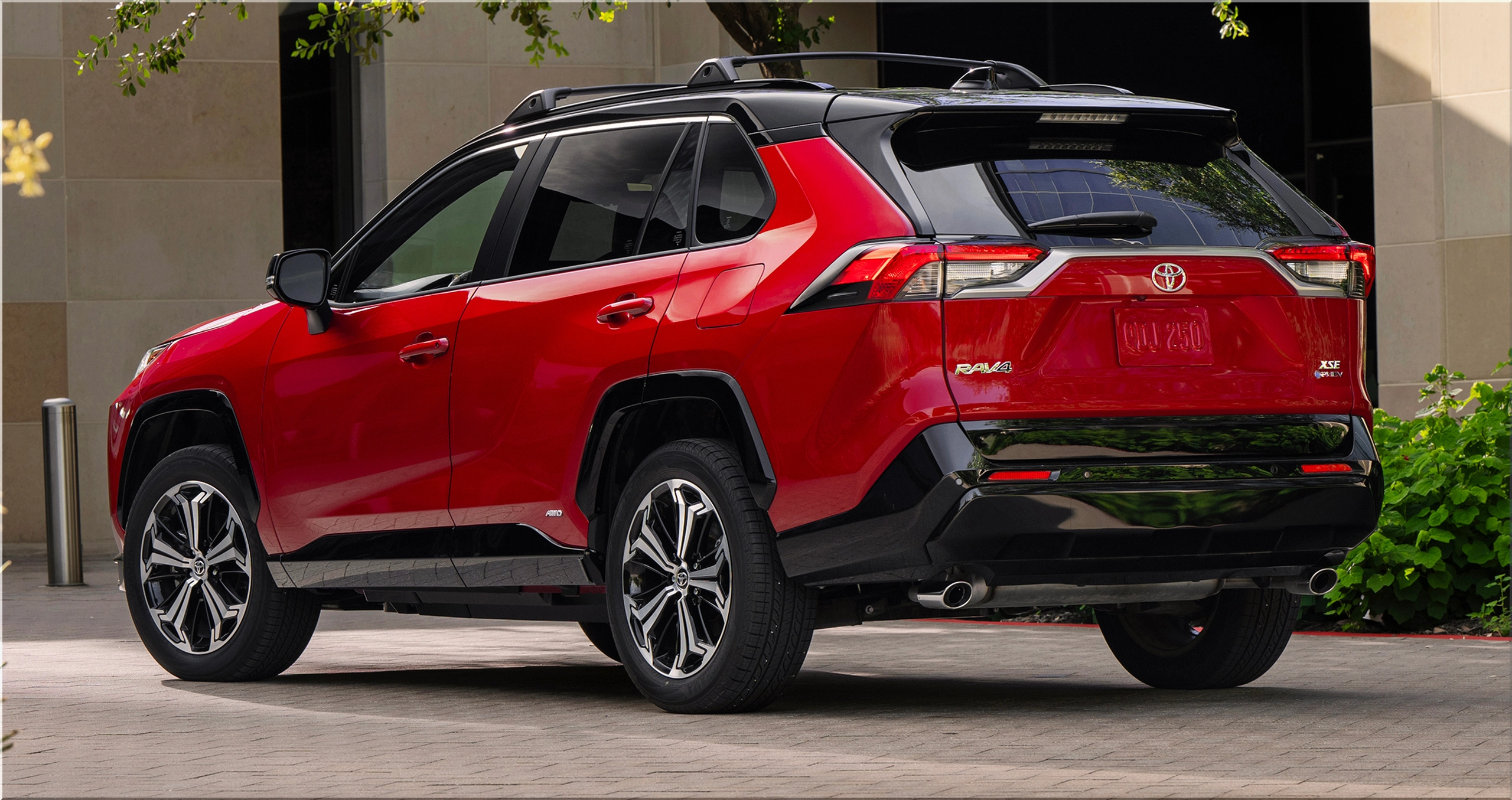 2025 Toyota RAV4 Plug-in Hybrid: Power with Eco-Friendly Efficiency ...