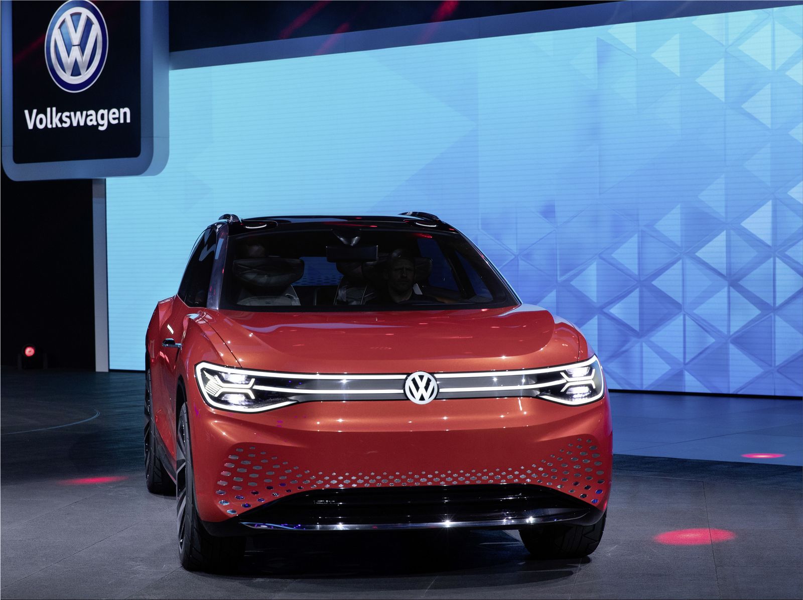 Volkswagen ID ROOMZZ: 100% electric family SUV | Electric Hunter