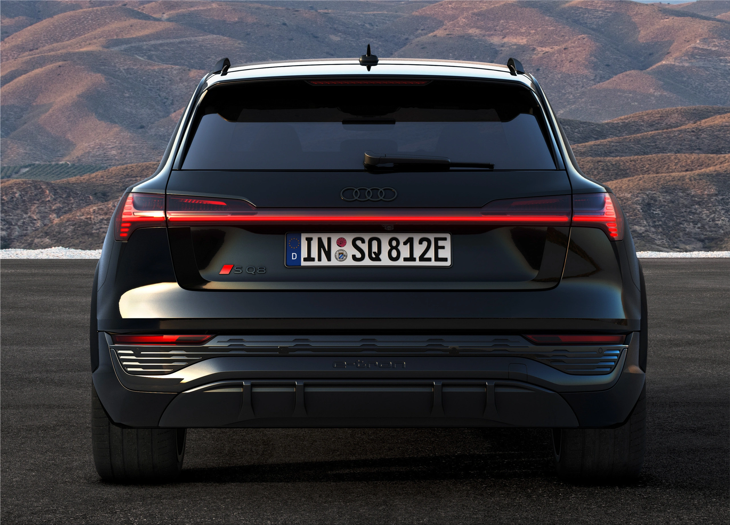 Audi SQ8 e-tron: The electric SUV that delivers performance and luxury | Electric Hunter