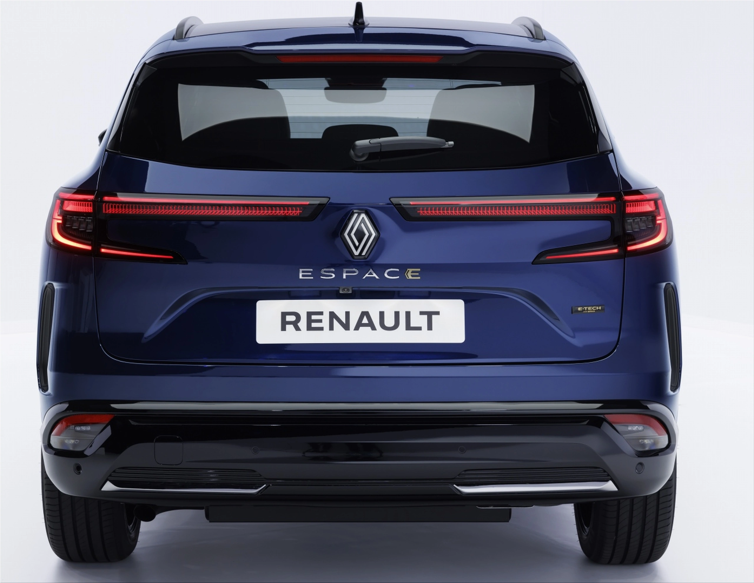 The New Renault Espace: Revolutionizing Long-Distance Travel in Style ...