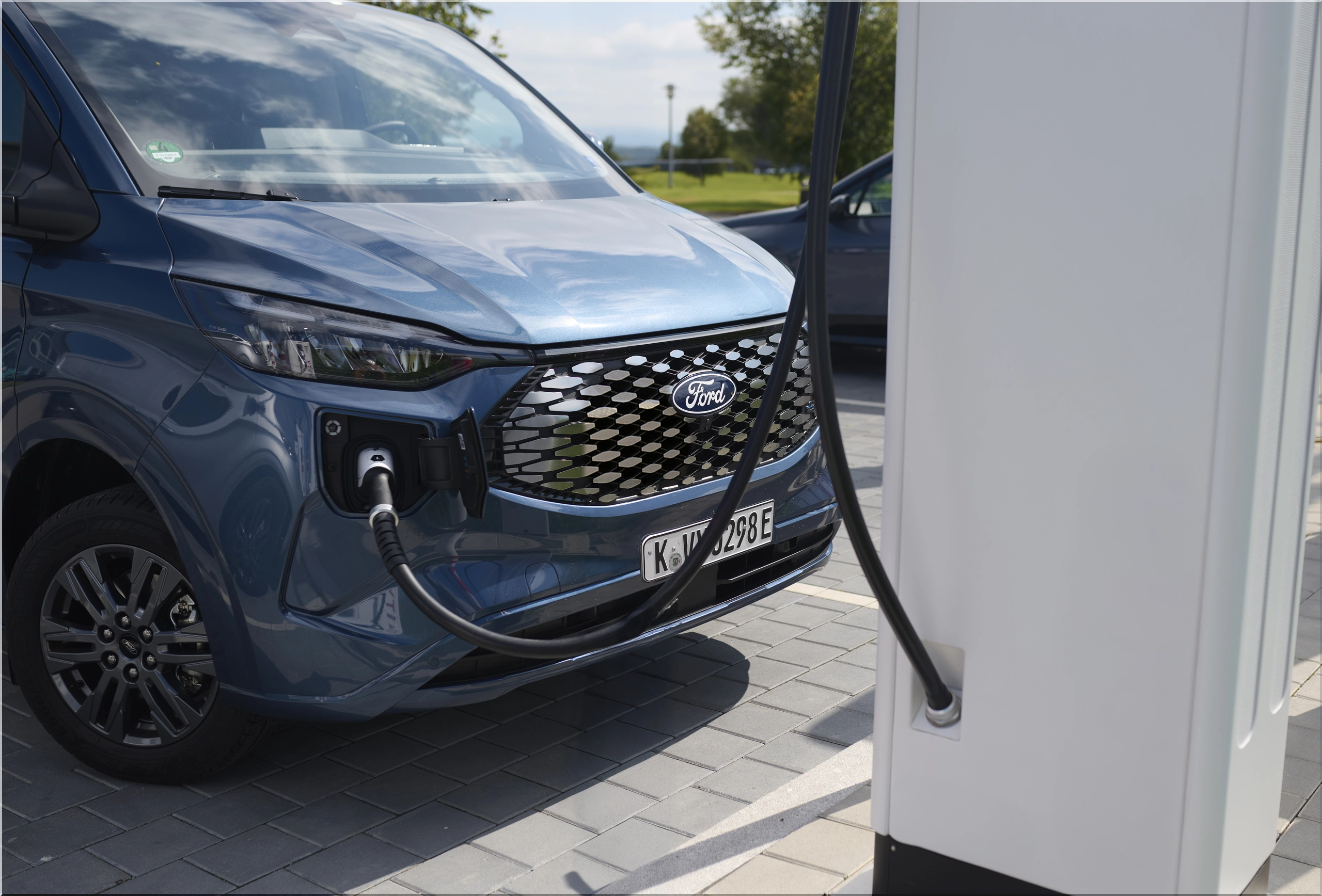 2026 Ford E-Transit Custom AWD Review: Up to 230 Mile Range and 630 Nm ...