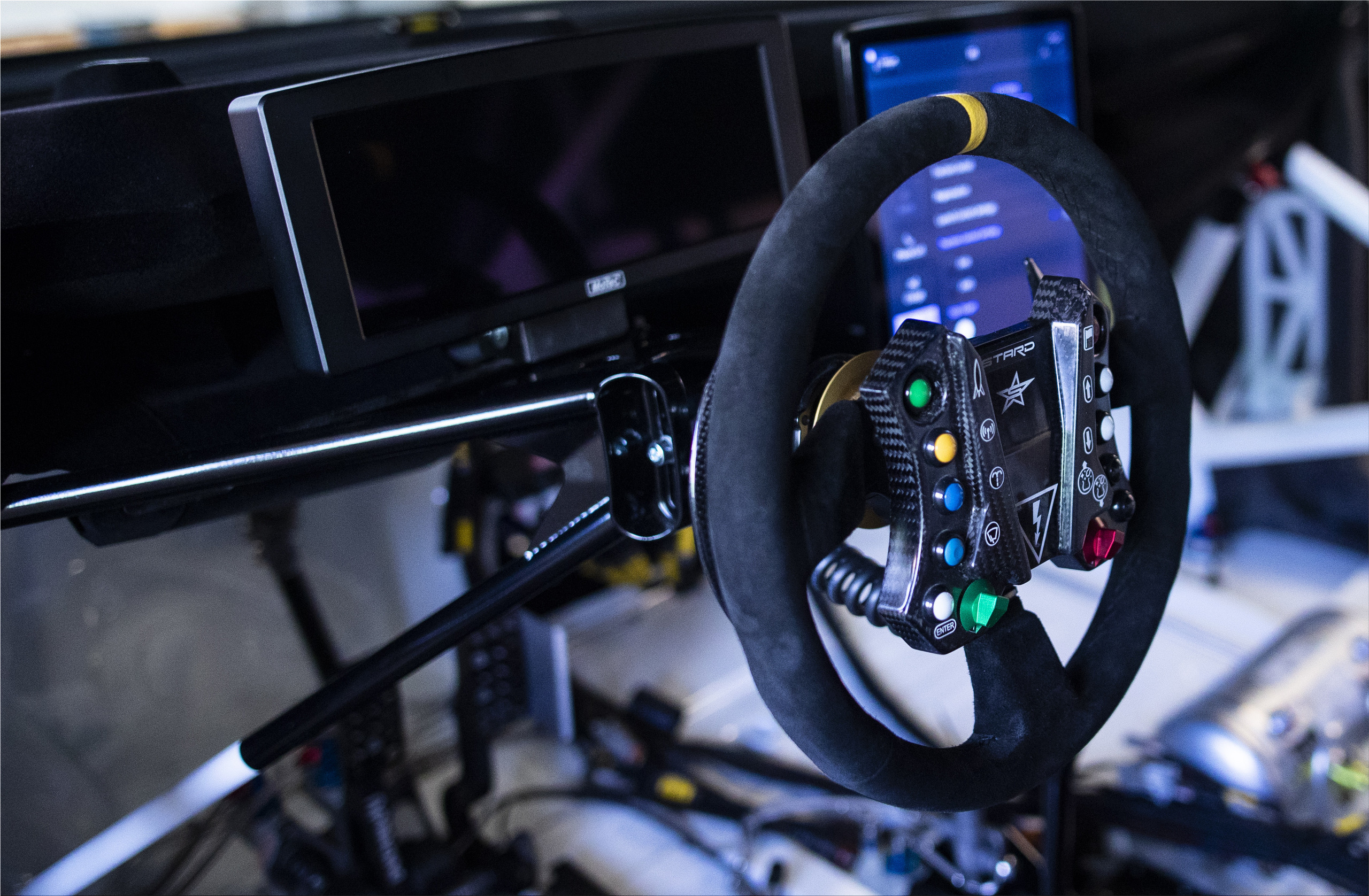 The Ford Pro Electric SuperVan with 2000hp accelerates from 0 to 100km ...