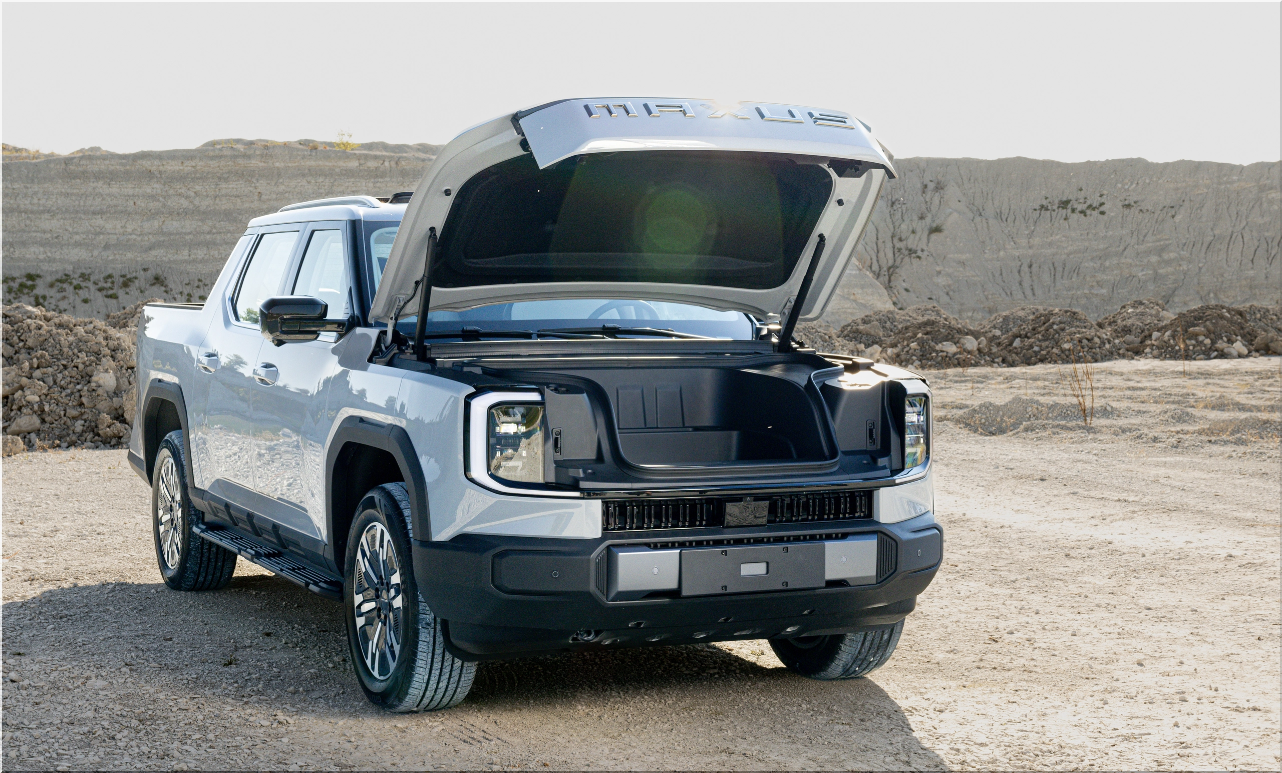 Maxus eTerron 9 Electric Pickup Debuts with 3.5-Ton Towing and Five ...