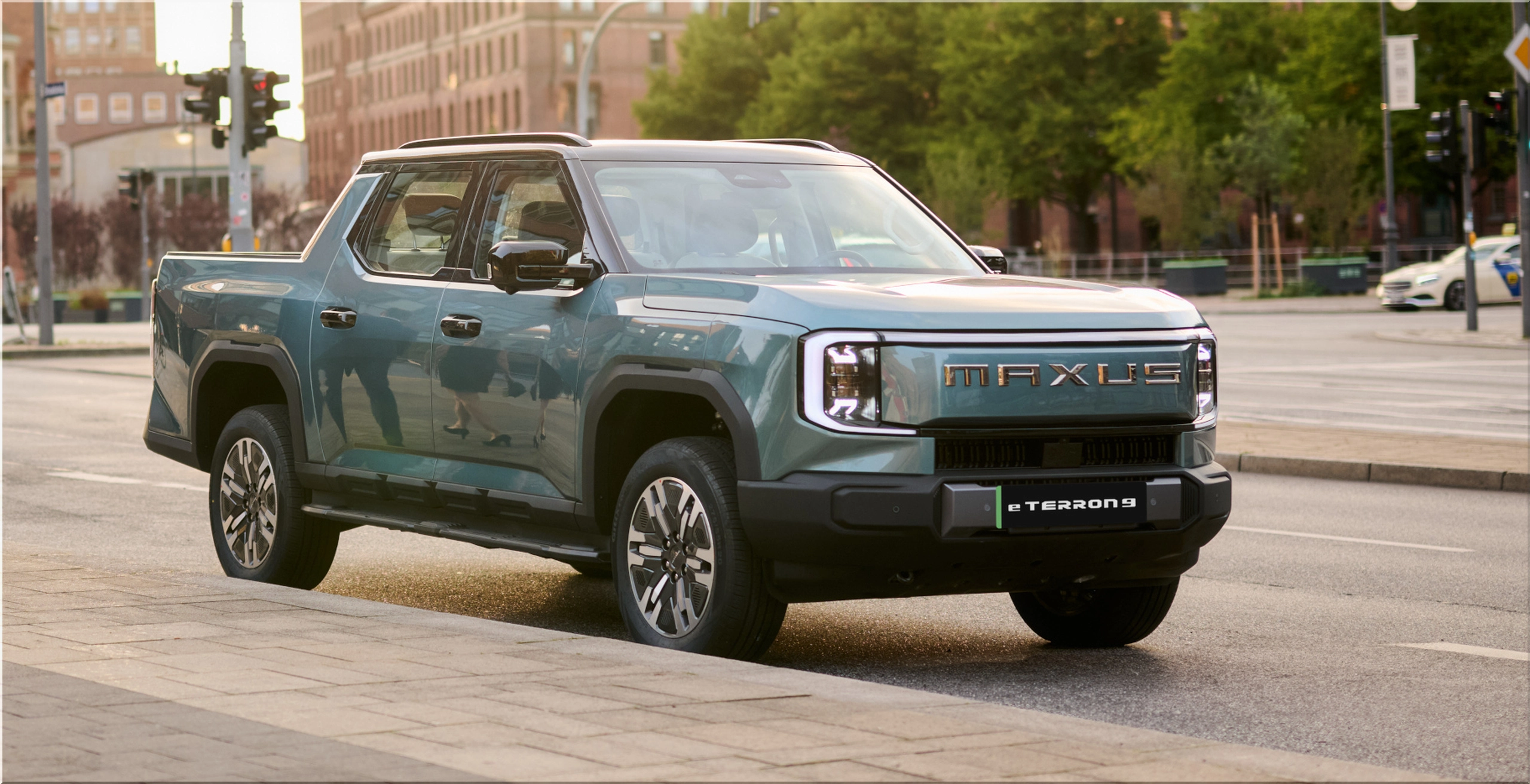 Maxus eTerron 9 Electric Pickup Debuts with 3.5-Ton Towing and Five ...