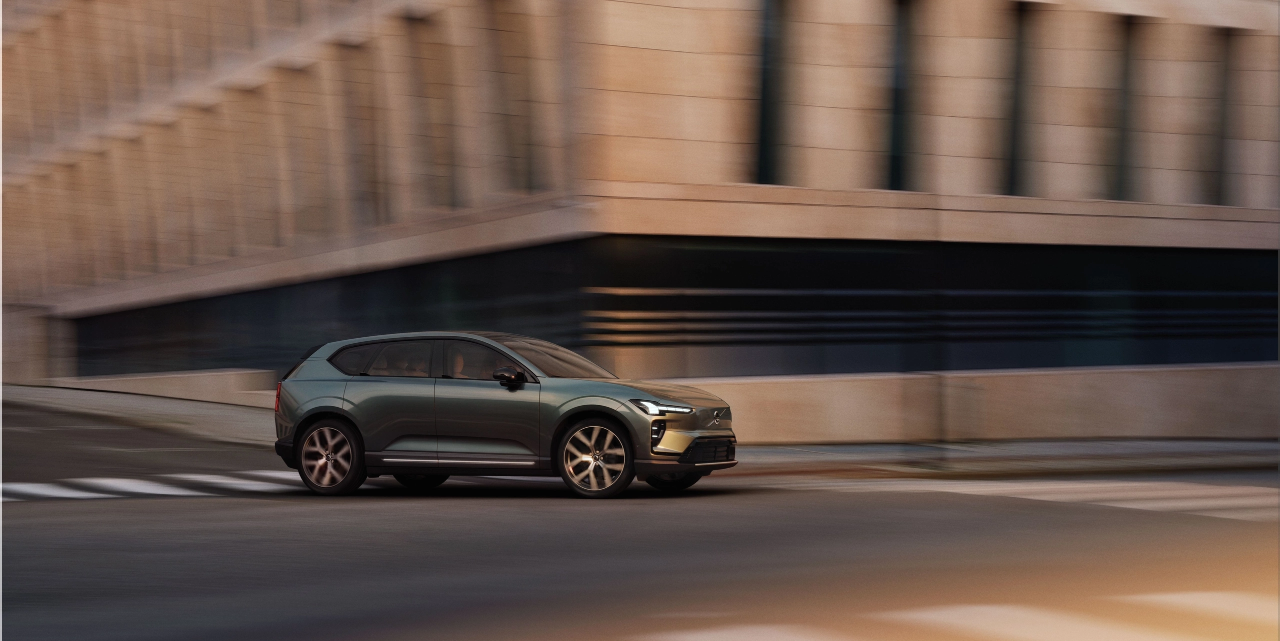 Volvo EX60: New 503-Mile Range Electric SUV & Google Gemini AI ...