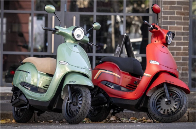 Fonz Arthur Z Series Electric Scooter Review: Urban Commuter Power ...