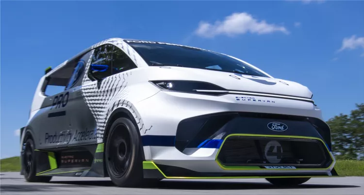 The Ford Pro Electric SuperVan with 2000hp accelerates from 0 to 100km ...