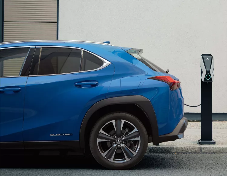 First 100% electric car from Lexus: UX 300e | Electric Hunter