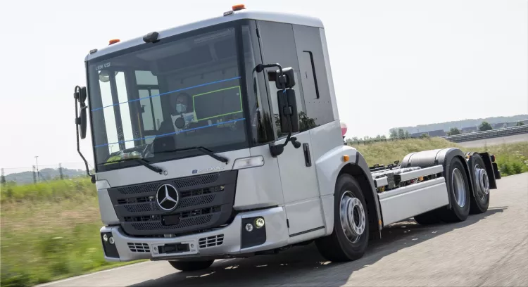 The new Mercedes-Benz eEconic was tested at the Arctic Circle ...