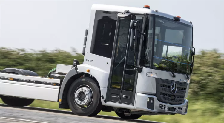 The new Mercedes-Benz eEconic was tested at the Arctic Circle ...