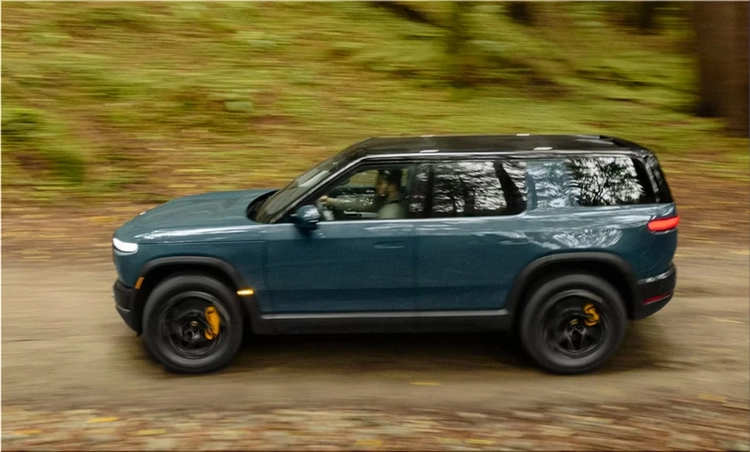 Rivian R2 Standard RWD Long Range | Electric Hunter