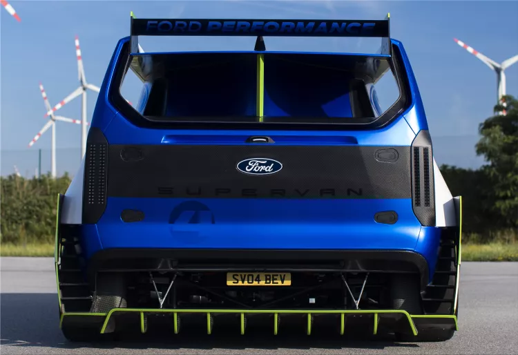 The Ford Pro Electric SuperVan with 2000hp accelerates from 0 to 100km ...