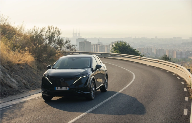 Nissan Ariya Solar Concept Adds 14 Miles of Free Daily Range | Electric ...