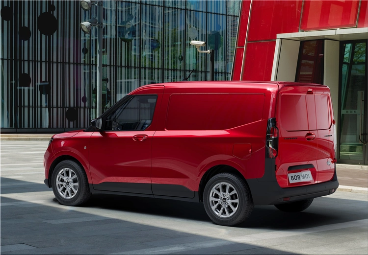 Ford Pro Debuts the E-Transit Courier: A Game Changer for Compact ...