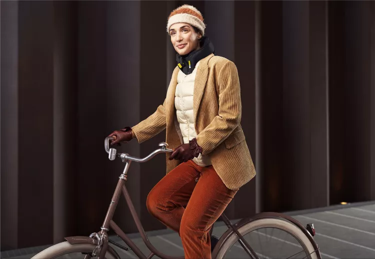 Hövding Bicycle Airbag: Innovative device that could save your head and ...