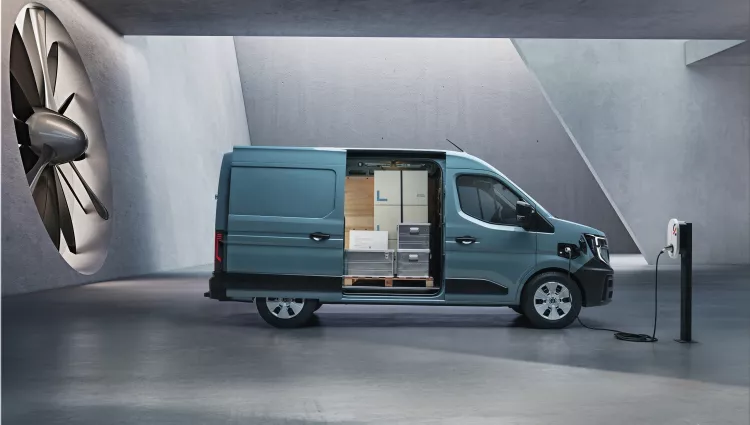 The New Electric Renault Master: A Breakthrough in Commercial Electric ...