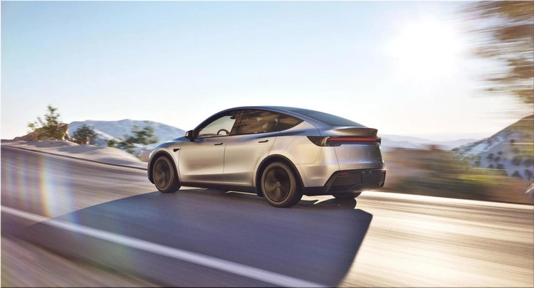 Tesla Model Y Juniper 2026 Refresh on Drivetrain Efficiency, Thermal ...